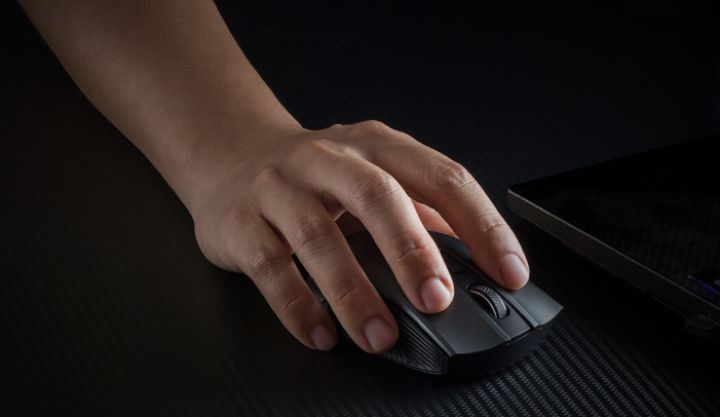 ASUS ROG Strix Carry Gaming Mouse